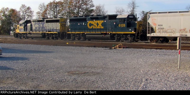CSX 6296, 6128 Pulling a grain train